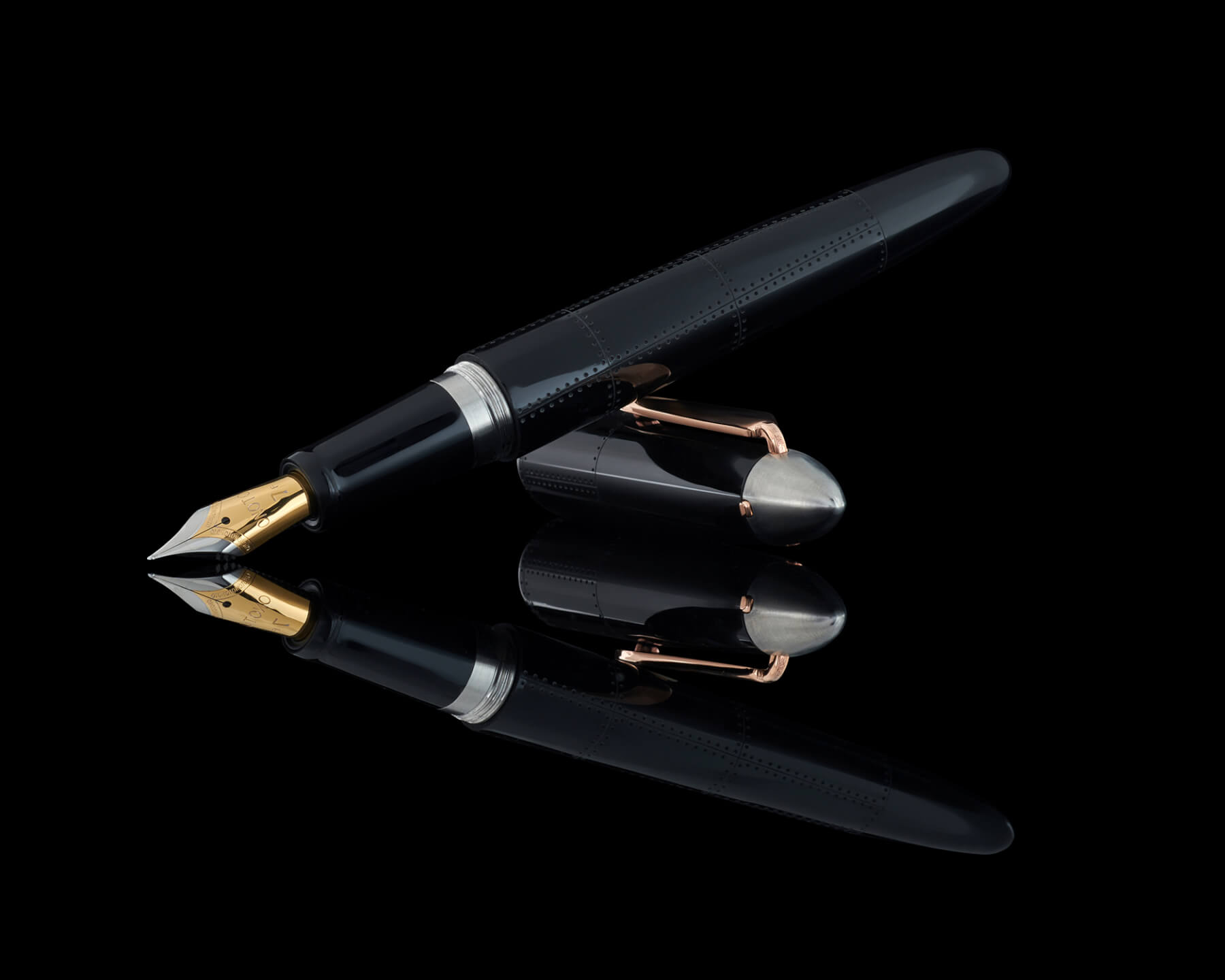 Aviator Stealth Black - Luxury, Handcrafted, British Fountain Pens | Onoto